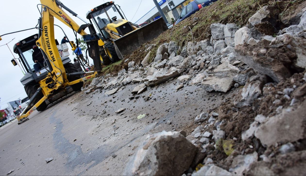 Inicia la construcción de una dársena en la avenida Raúl Alfonsín ...