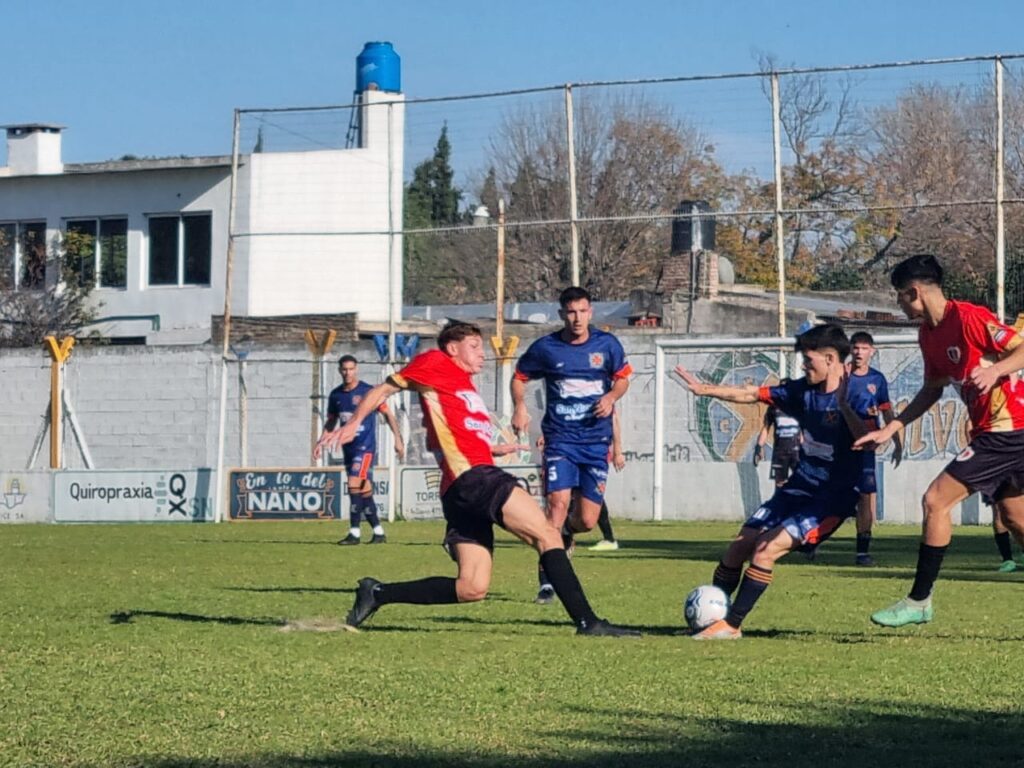 General Rojo se quedo con el invicto de Regatas | Corrientes Hoy