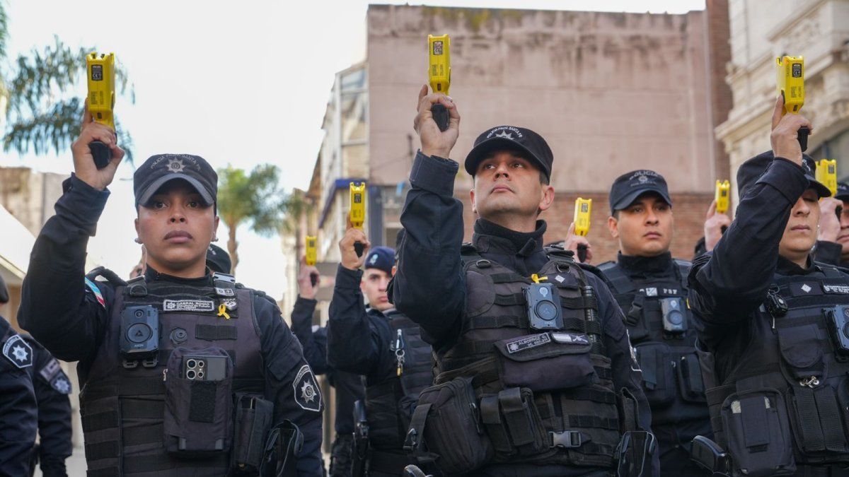 Las pistolas Taser ponen primera en provincia clave: ¿Solución o más ...