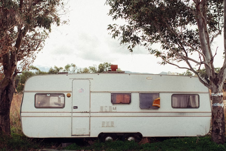 Vivir y viajar en caravana: la tendencia de minimalismo y libertad ...
